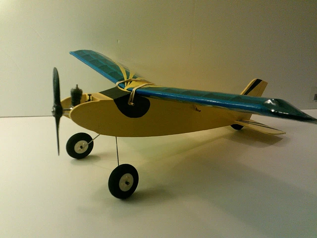 RC MODEL AIRCRAFT 020 school boy pre built £21.99 - PicClick UK
