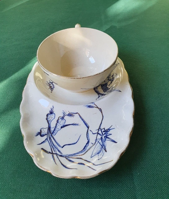 TASSE EGOÏSTE EN faïence XIX ème (Insectes, oiseaux, rongeurs, légumes ...