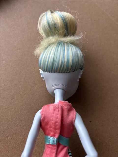 MATTEL MONSTER HIGH Emoji Lagoona Blue Doll 2008 Mattel Dressed With ...