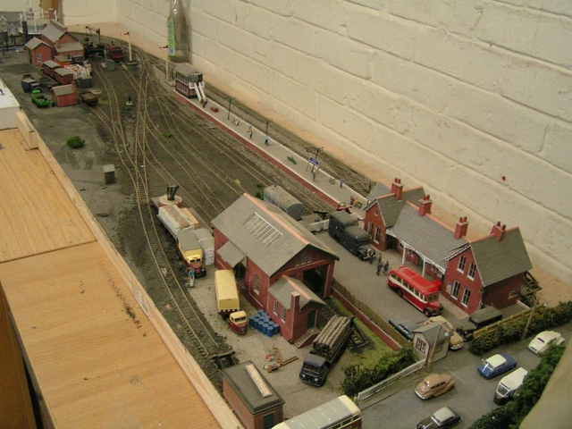 00 GAUGE. BRANCH Line Terminus Layout. Hornby Bachmann. 8X2 Peco Track ...