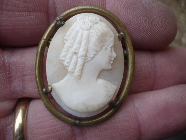 BROCHE ANCIENNE 19 ème en Bronze Camée sur coquillage 3,7 cm de long EUR 17,40 - PicClick FR