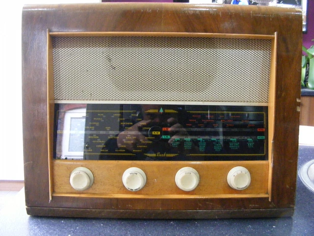 BUSH VINTAGE RADIO Type AC34 Wooden Cabinet Valve Radio Mid 1950's ...