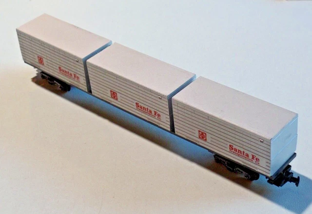 SANTA FE FLATBED Freight Hauler w/3 Cargo Box Containers HO Scale Model ...