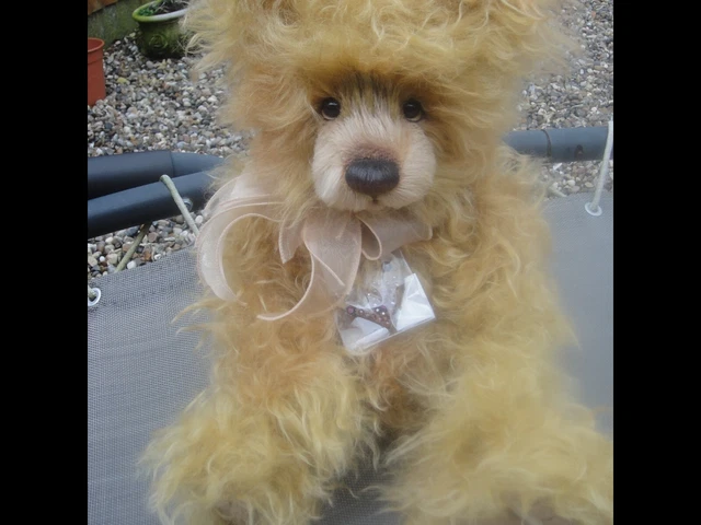 CHARLIE BEARS ISABELLE Lee mohair WITH ALL TAGS, MILNE 2023 RRP £360 £ ...