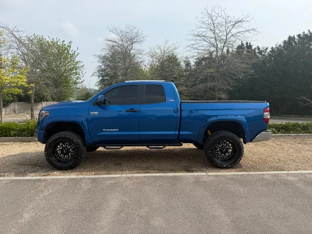 BLUE TOYOTA TUNDRA 5.7 4x4 2016 Left Hand Drive LHD £1.00 - PicClick UK