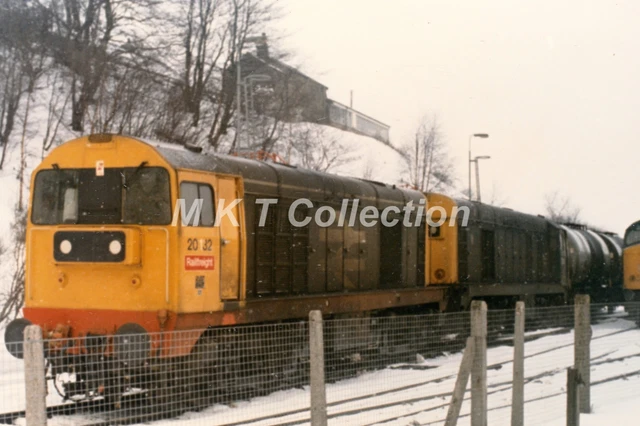 RAIL PHOTO CLASS 20 20132 20148 in the yard @ Buxton depot 8/2/86 £1.50 ...