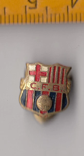 VINTAGE FC BARCELONA Football club logo buttonhole lapel badge badge £4 ...