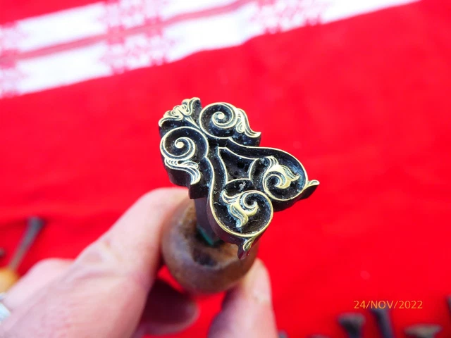 FLEURON FER À dorer outil ancien relieur reliure A162 EUR 48,00 ...