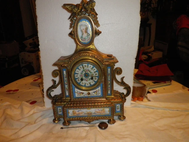 GRANDE PENDULE ANCIENNE Régule Doré Plaque Porcelaine SEVRES 19ème ...