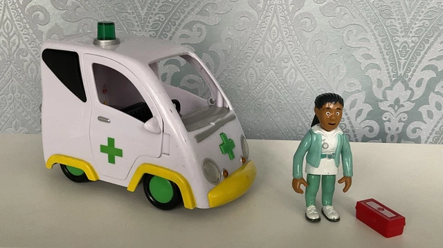 FIREMAN SAM NURSE Flood Friction Motor Ambulance With Nurse Flood ...