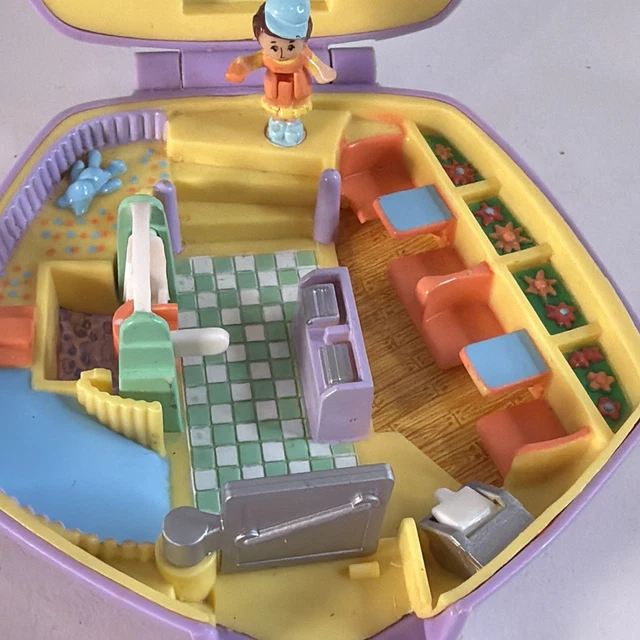 VINTAGE POLLY POCKET Compact Patty’s Burger Bar Restaurant 1992 With ...