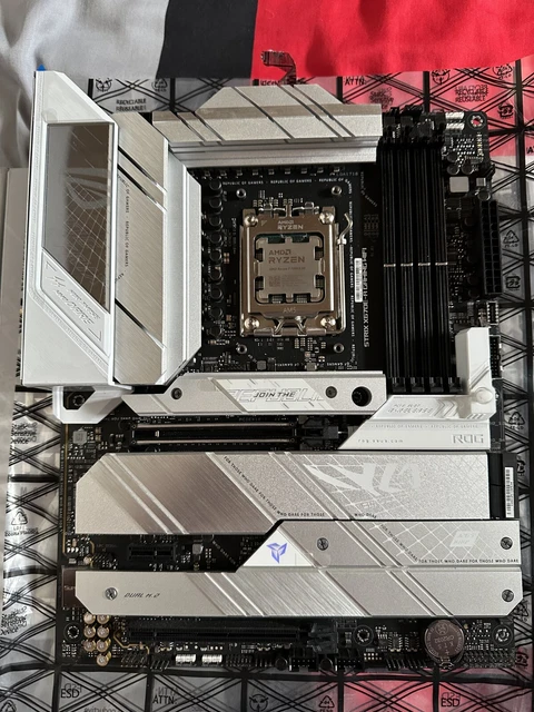 AMD RYZEN 7800X3D + ASUS ROG STRIX X670E-A + Kingston Fury 64 GB DDR5 ...