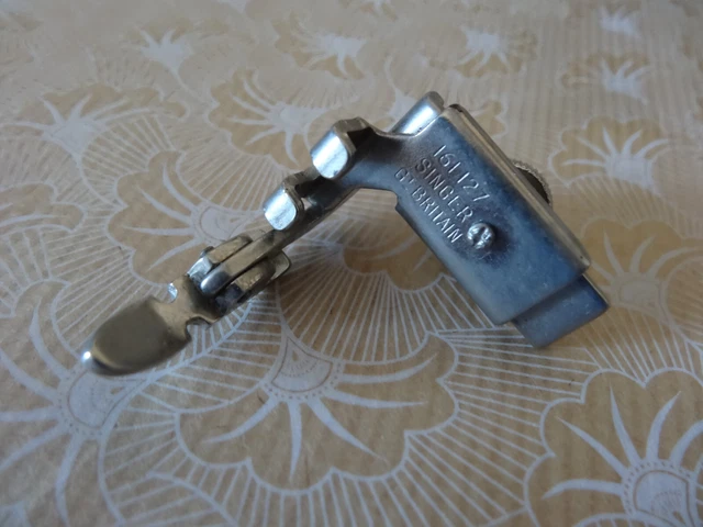 PIED FERMETURE ECLAIR SINGER 161127 pr MACHINES A COUDRE SINGER 221 ...