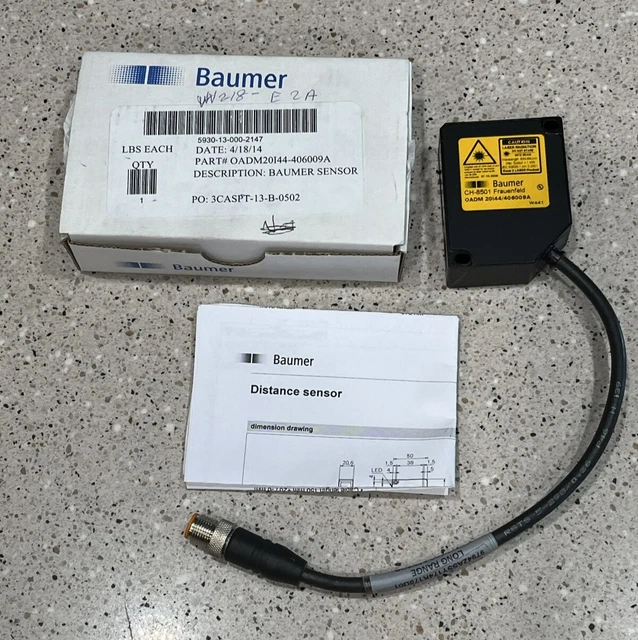 *NEW* BAUMER CH-8501 Long Range Thickness Sensor OADM 20I44/406009A *US ...