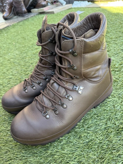 BRITISH ARMY ALTBERG Boots - Brown - Size UK 11M - Good Condition #B127 ...