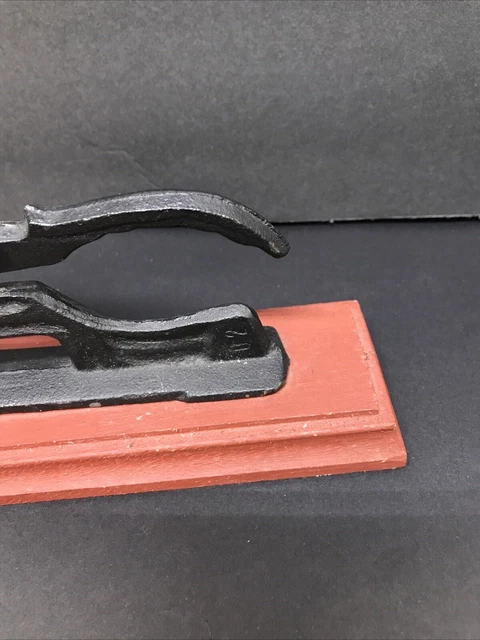 VINTAGE DUCK CAST Iron Nut Cracker Nutcracker Wood Base Country Home ...