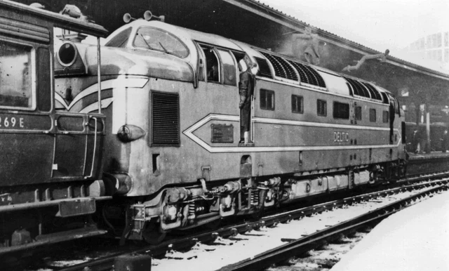 RAILWAY PHOTO - English Electric 'Deltic' prototype at Newcastle ...