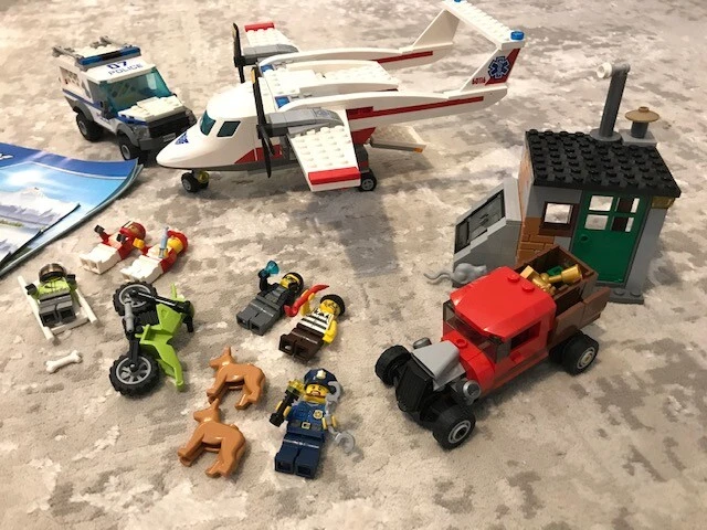 LEGO CITY POLICE Dog Unit (60048), avion ambulance LEGO City (60116 ...