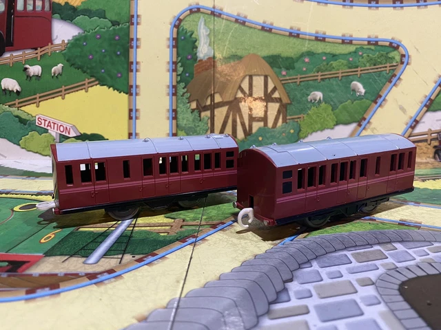 THOMAS THE TANK engine trackmaster trains 2 Passenger Coaches £9.95 ...