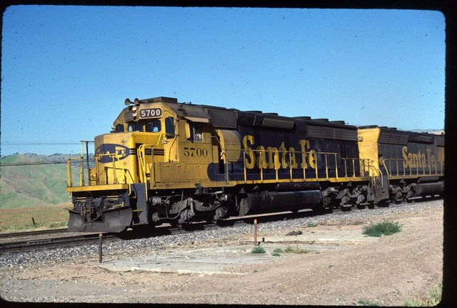ORIGINAL RAIL SLIDE - ATSF Santa Fe 5700 no location 5-1981 £4.50 ...
