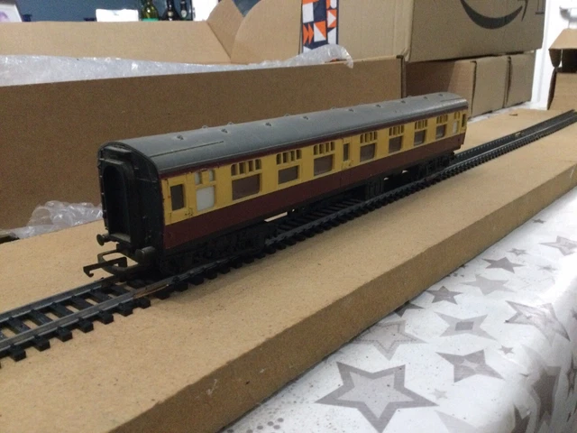 TRIANG OO GAUGE, R28 Blood & Custard 1st Class Coach 15865, Used No Box ...