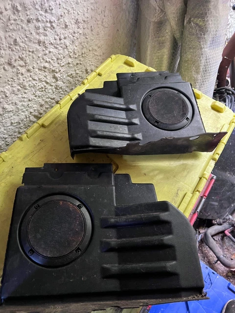 LAND ROVER DEFENDER 90/110/130 tdi/td5 Rear Speaker Cover Set 90% tubs ...