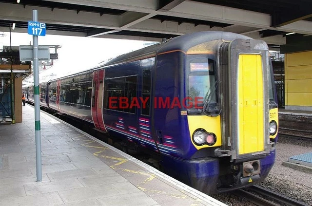 PHOTO THAMESLINK 377 Class Emu 377 507 Calls At East Croydon. £1.65 - PicClick UK