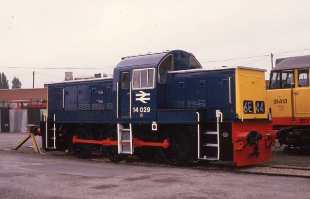 35MM SLIDE BR British Railways D9529 14029 Class 14 Shunter at ...