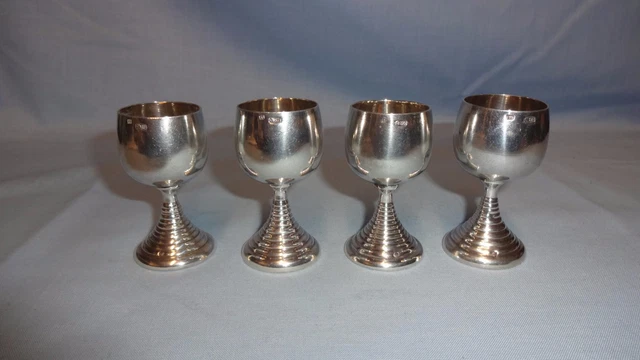 ANTIQUE/VINTAGE UNUSUAL SET Of 4 Small 6cm Goblets - 875 Silver ...