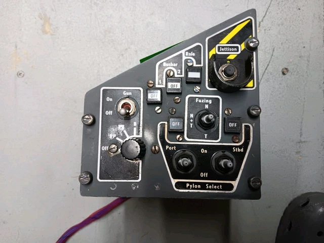 HAWK T1 WEAPONS panel front cockpit £91.20 - PicClick UK