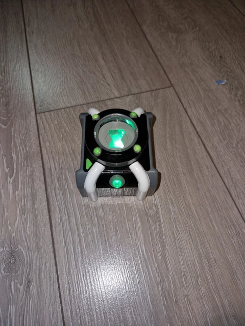 BEN 10 DELUXE Omnitrix Sound Effects Light Watch Adjustable Playmates ...