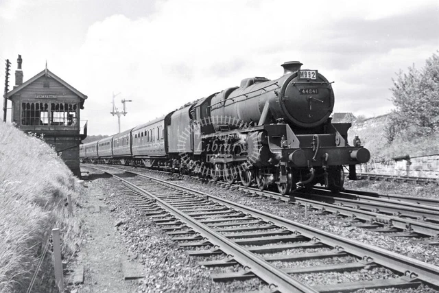 PHOTO BRITISH Railways Steam Locomotive Class 5MT 44841 at Pontefract ...