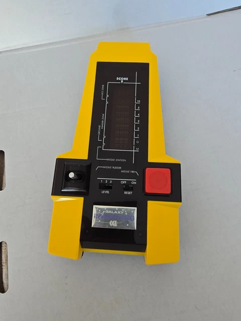 GALAXY INVADER 1000 Hand-held 1980’s Space Invader Game Rare CGL yellow ...