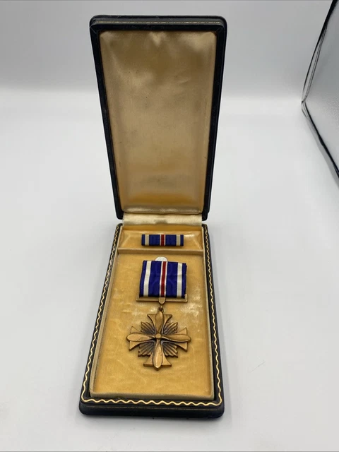 WW2 ORIGINAL DISTINGUISHED Flying Cross Medal & Box, DFC £0.75 ...