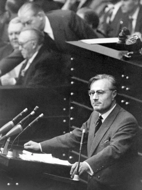 THE CDU MEMBER Bundestag publisher Gerd Bucerius during his sp- 1958 ...