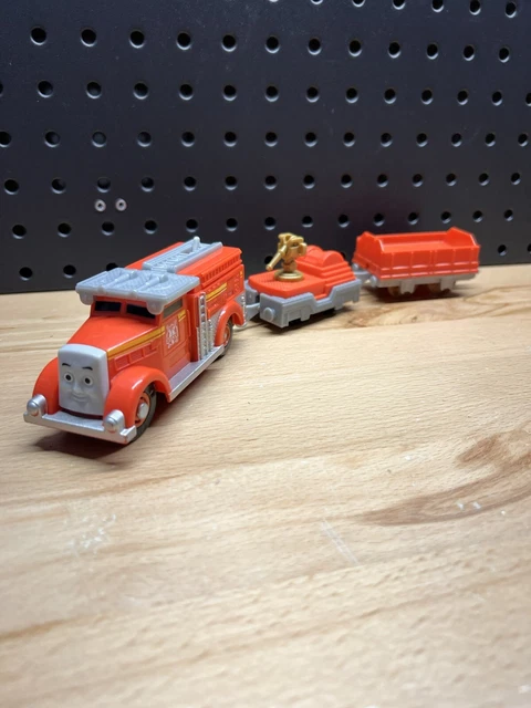 THOMAS & FRIENDS Trackmaster Motorized Train Flynn Engine 2013 Fire ...