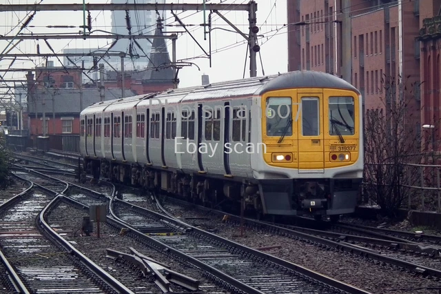 CLASS 319 319377, 4 car EMU, in unbranded Thameslink White at ...