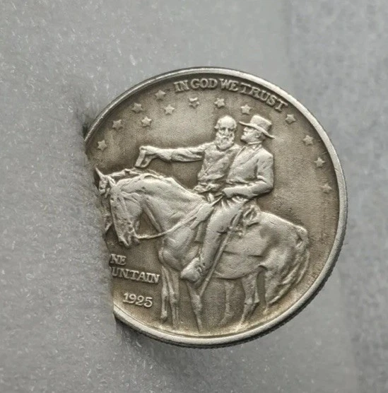 A LARGE REPLICA of the “Stone Mountain”Half-Dollar Coin from 1925 £1.97 ...