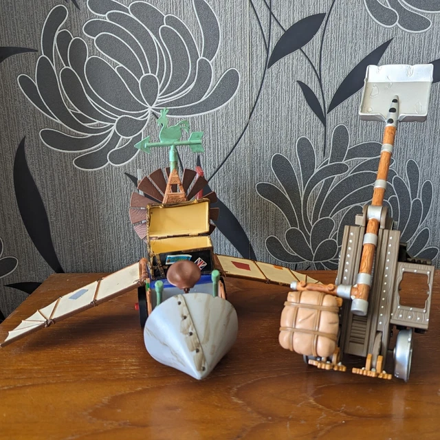 CHICKEN RUN ROCKY'S Flying Machine And Gingers Chickenpult £23.99 ...