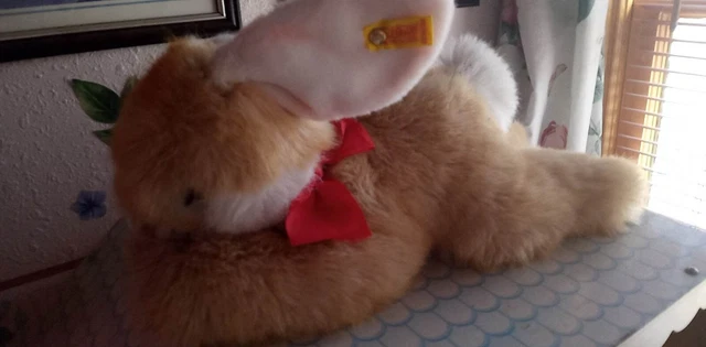 VINTAGE STEIFF FLOPPY Hase Lying Rabbit Bunny Cream 5605/25 Tag Button ...