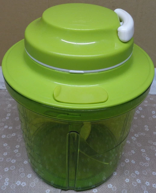 TUPPERWARE EXTRA CHEF-ZERKLEINEN von Zwiebeln, Kräuter, Obst, Knoblauch ...