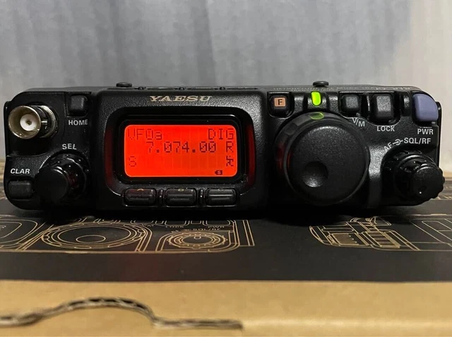 RADIO PORTABLE MULTIBANDE Yaesu FT-818ND (HF/VHF/UHF) avec extras et ...