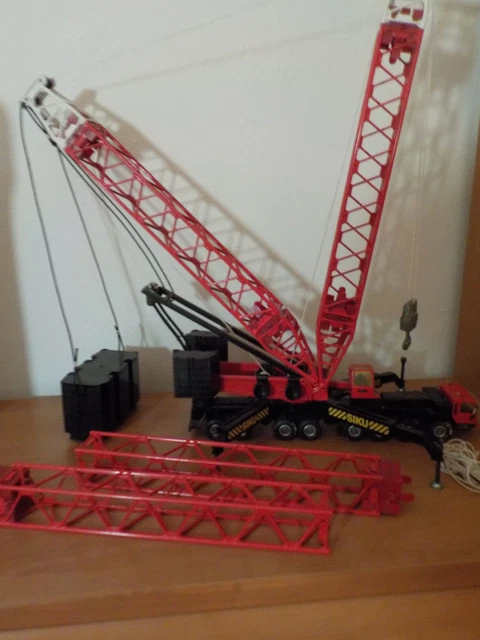 GROSSER SIKU 4810 Autokran, Gittermastkran, Mobilkran Spacelifter rot ...