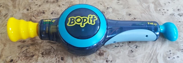 HASBRO BOP IT Original 2002 Handheld electronic Game Pull it Twist it ...