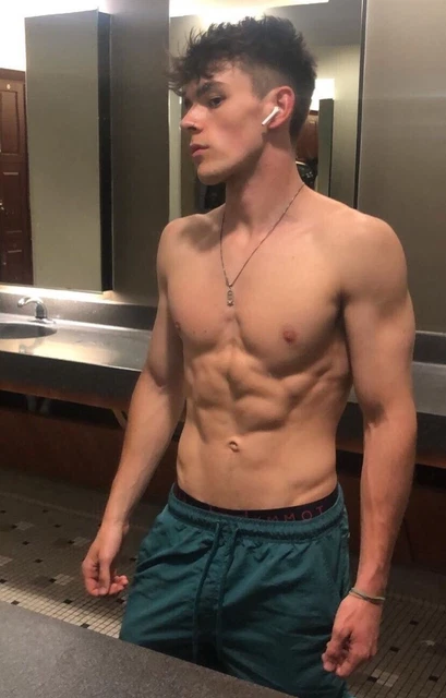 Muscular Shirtless Male Gym Jock Locker Room Hunk Body Check Photo 4x6