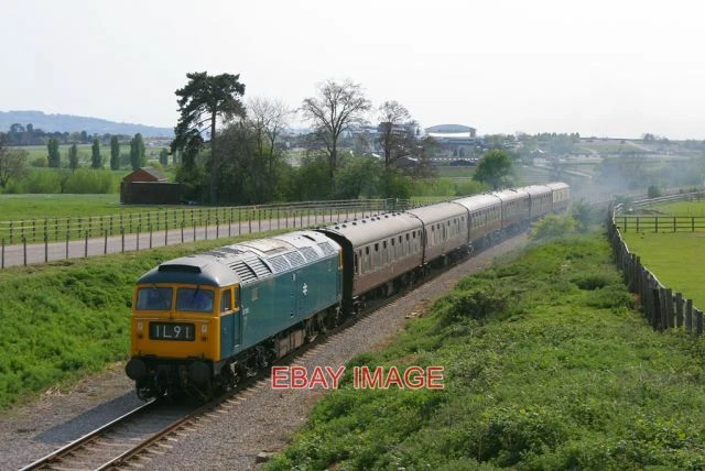 PHOTO CLASS 47 Loco No 47175 Diesel Train Leaving Cheltenham Racecourse ...