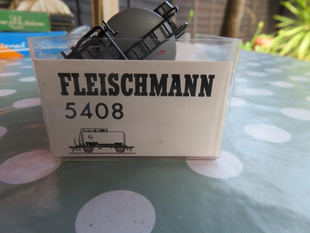 VINTAGE FLEISCHMANN HO scale 2-axle tank car, model number 5408. £8.66 ...