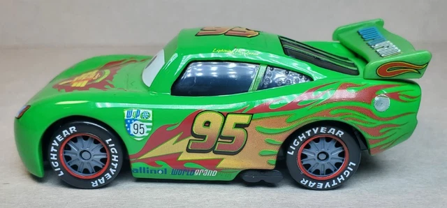 DISNEY PIXAR CARS 2 Green WGP Lightning McQueen Diecast 1:55 FC World ...