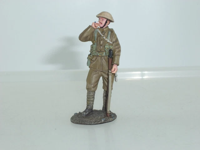 BRITAINS 23071 BRITISH Ww1 Infantry Soldier Standing Having A Smoke ...