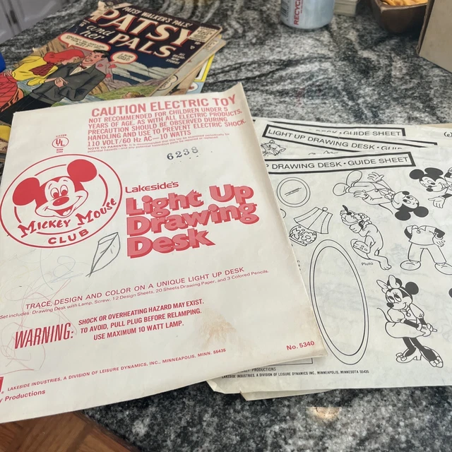 VINTAGE MICKEY MOUSE Club DISNEY LIGHT UP DRAWING DESK TRACING PICTURES ...
